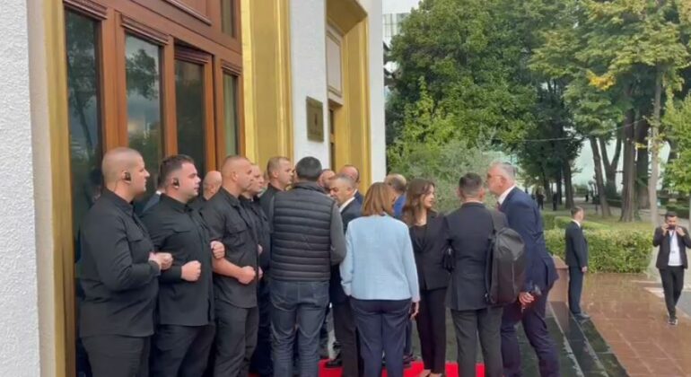 ”Propagandë dashakeqëse nga Rusia dhe Irani”, ministri Pirro Vengu ...