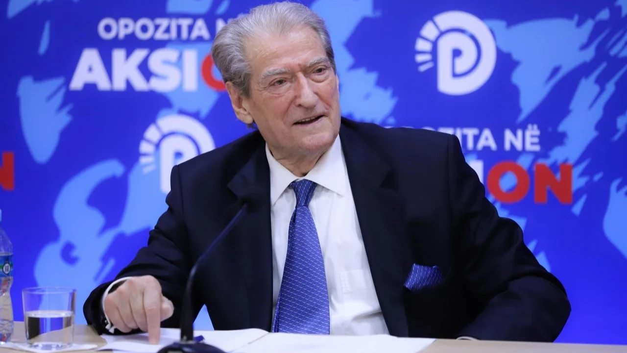 Berisha i përgjigjet Ramës për Ëngjëll Agaçin: Nga Roma më vijnë foto ...