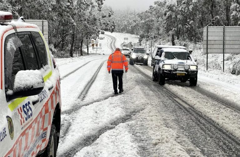 Reshjet e dëborës "paralizojnë" disa zona të Australisë - Ditar.al