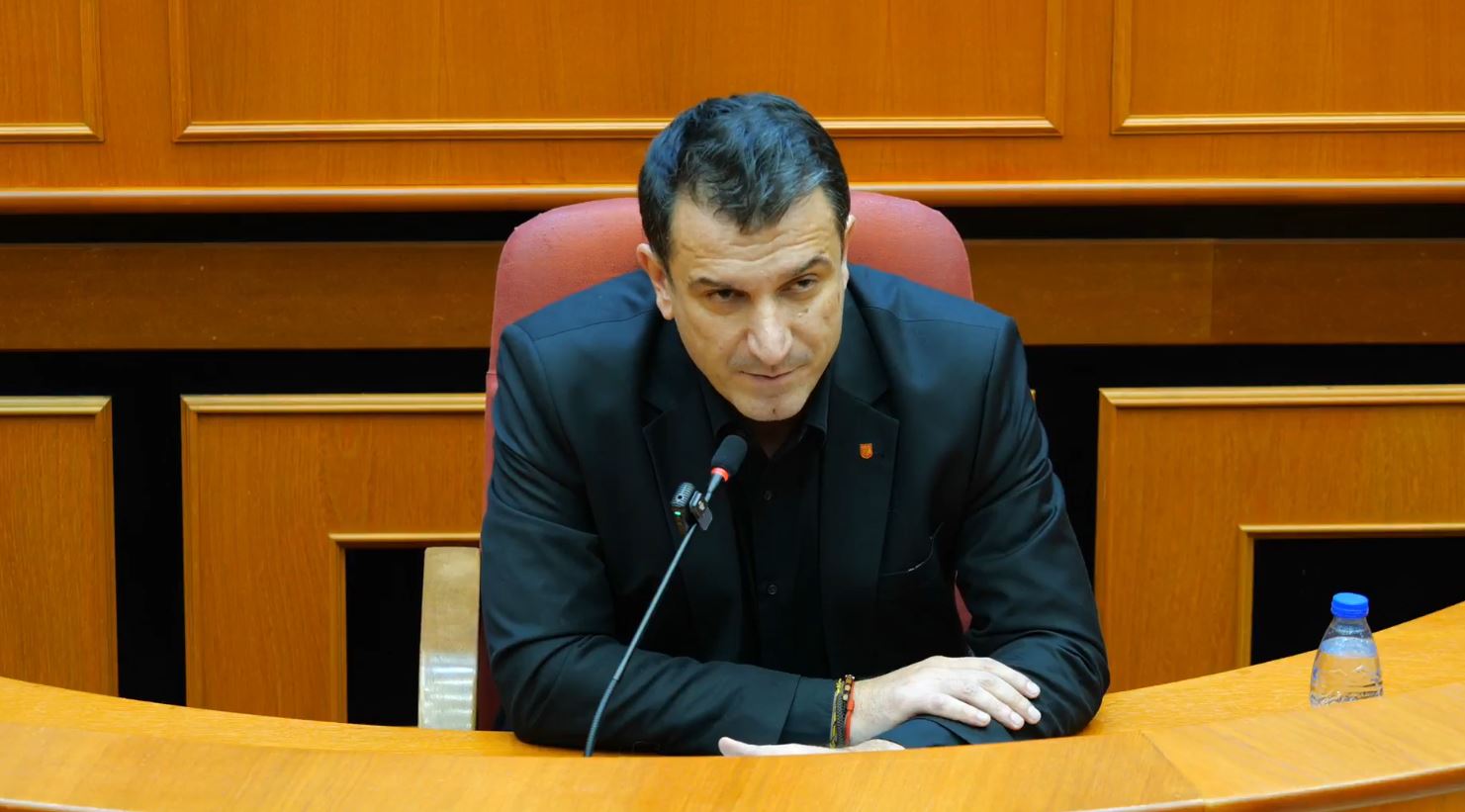 Shkarkimi i Veliajt, Komisioni i Ligjeve në Bashkinë e Tiranës fut në ...